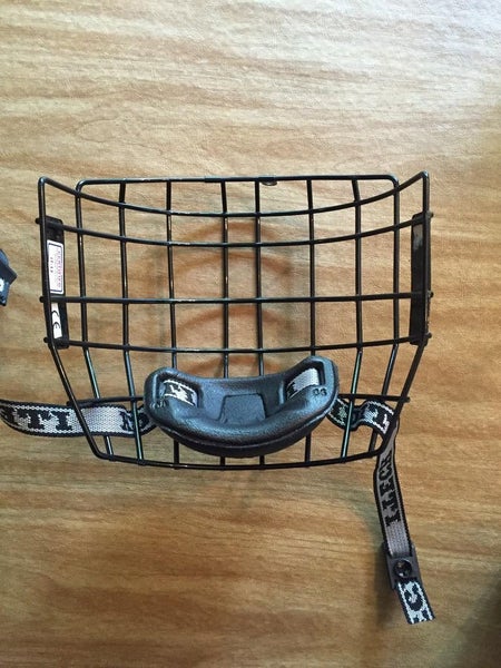 Used Itech RBE III Medium Black Hockey Cage | SidelineSwap | Buy and ...