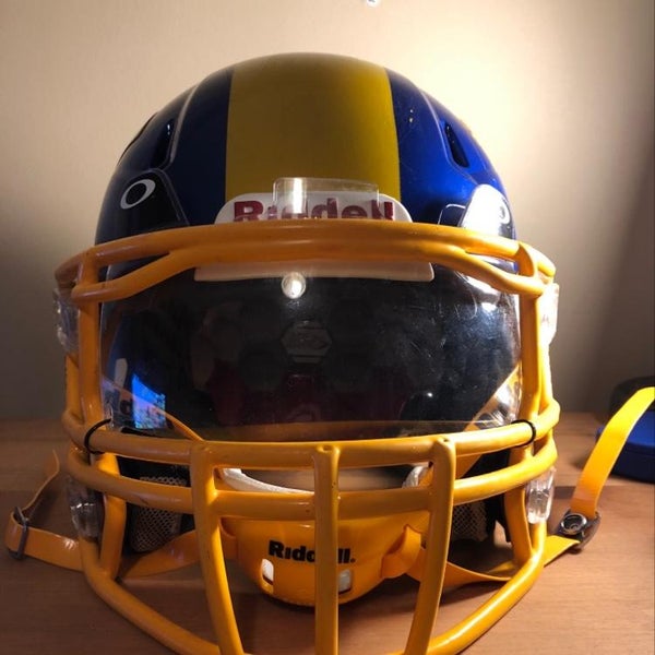 Youth Medium Riddell 360 Football Helmet | SidelineSwap | Buy and Sell ...