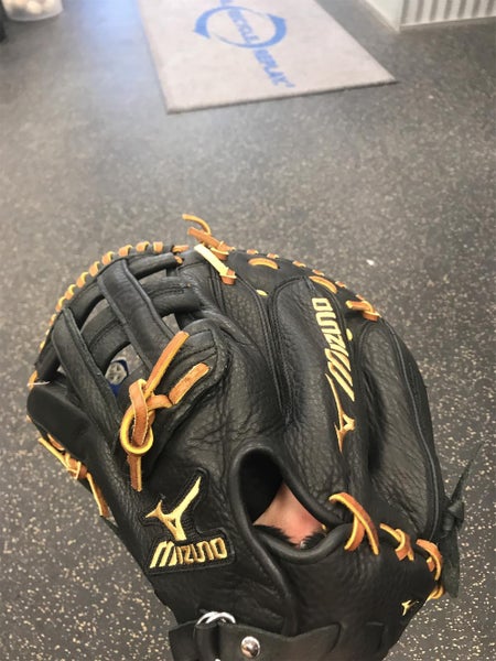 New Mizuno Left Handed First Basemen Glove | SidelineSwap | Buy and ...