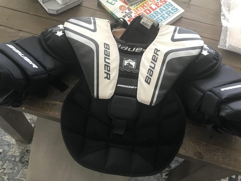 Small Bauer Prodigy 2.0 Chest and Arm Protector Goalie Chest Protector ...