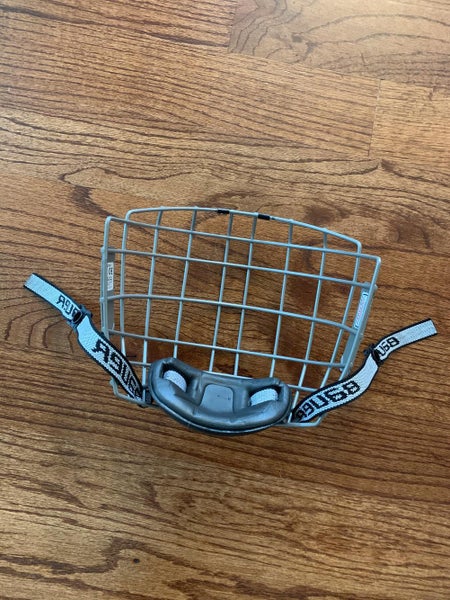 New Small Bauer RBE III Full Cage | SidelineSwap | Buy and Sell on ...