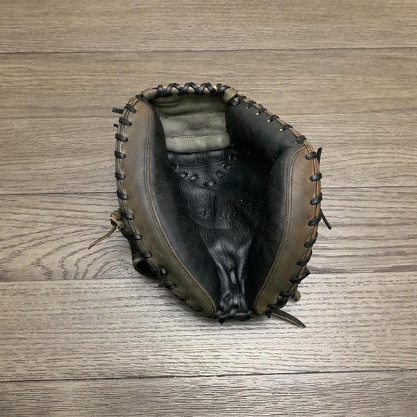 Wilson A2000 M1 33.5" Catchers Mitt | SidelineSwap | Buy and Sell on ...