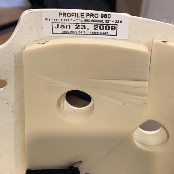 White Senior ITECH 960 Pro Stock Goalie Mask | SidelineSwap | Buy and ...