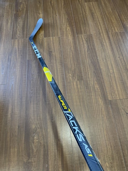 CCM Trigger 3D (Dress AS1) RH 80 Flex P08 | SidelineSwap | Buy and Sell ...