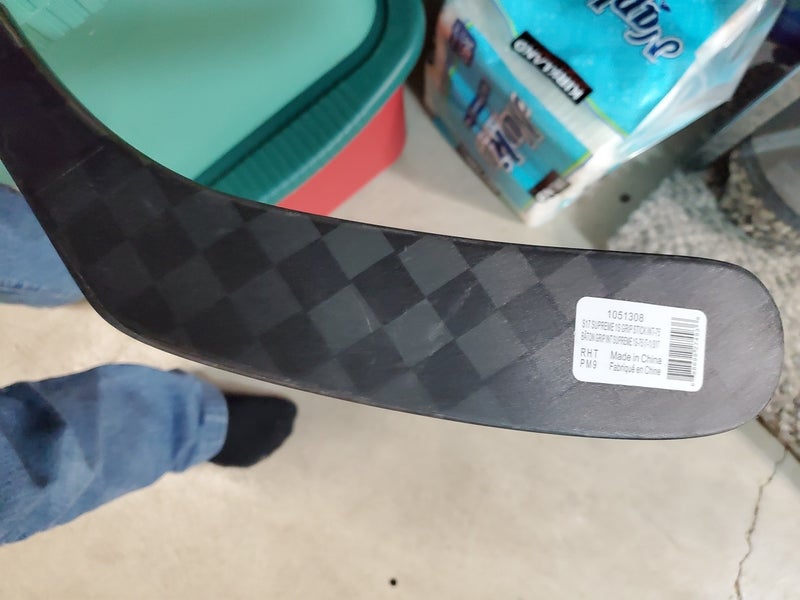 Intermediate Bauer Right Handed Supreme 1S Hockey Stick 75 flex pm9 ...
