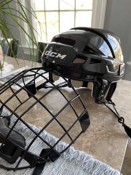 New Large CCM Vector V08 Helmet/Cage Combo | SidelineSwap | Buy and ...