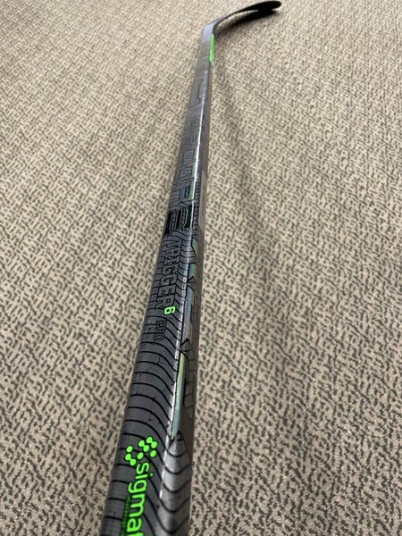 CCM Trigger 6 Pro P28 curve 70 flex left hand stick | SidelineSwap ...