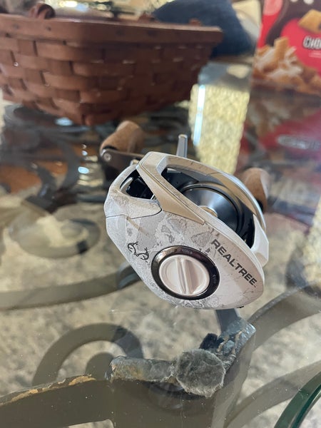 New Realtree Baitcaster | SidelineSwap | Buy and Sell on SidelineSwap