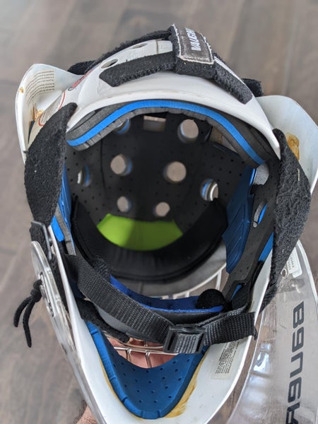 Senior Used Vaughn VM 2300 Goalie Mask | SidelineSwap | Buy and Sell on ...