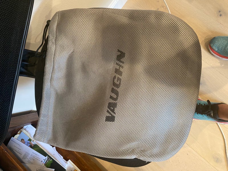 Senior Large New (Without Tags) Vaughn VM Carbon Pro V Elite Goalie ...