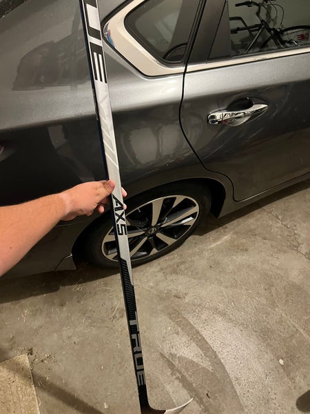 Senior True AX5 Hockey Stick RH TC2 Curve | SidelineSwap | Buy and Sell ...