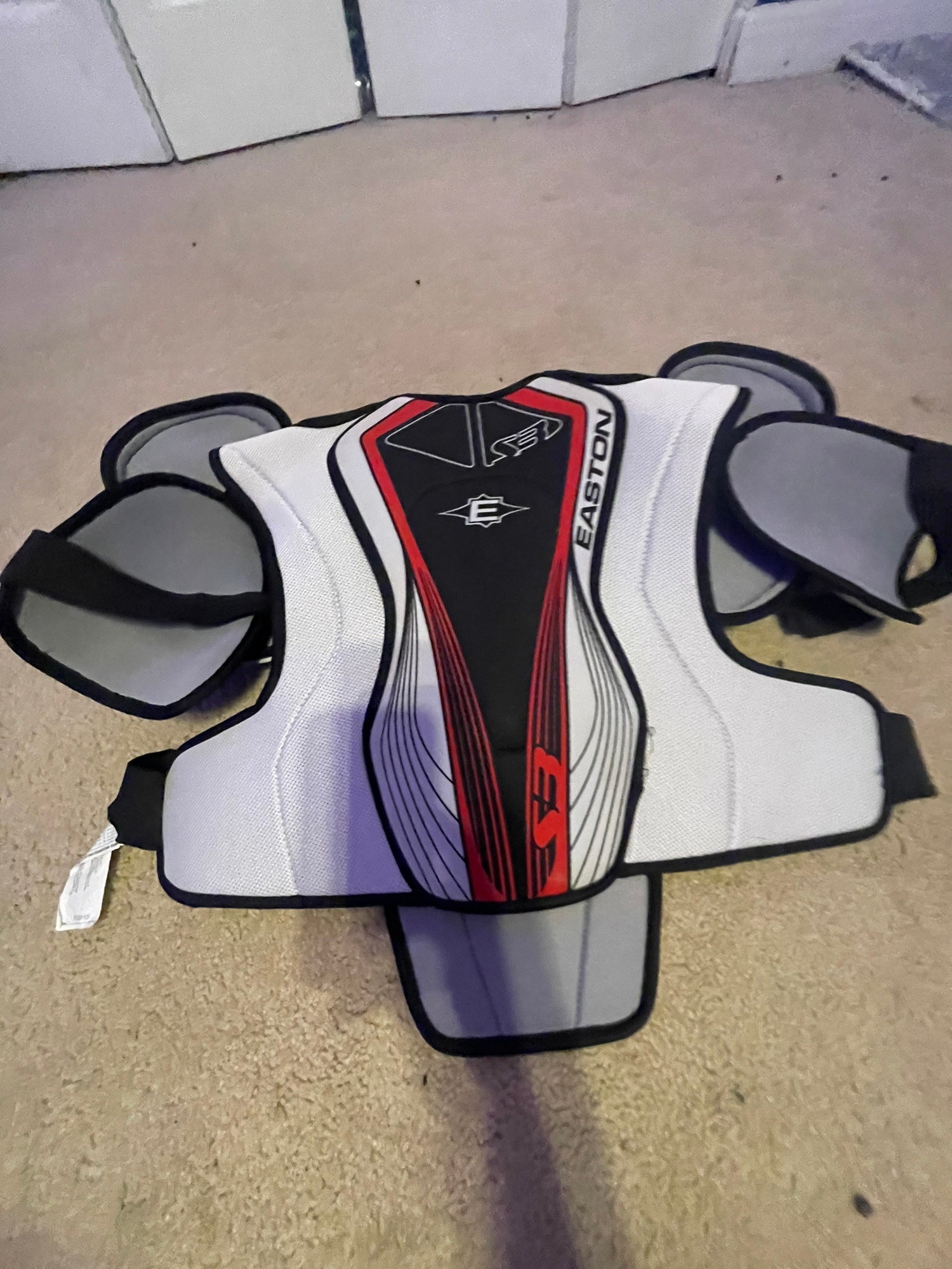 Senior Large Easton Stealth S3 Shoulder Pads + Easton synergy knee pads ...