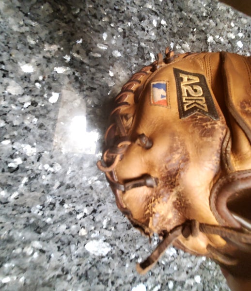 WILSON PRO-STOCK SELECT A2K PUDGE CATCHER MIT 32.5 | SidelineSwap | Buy ...