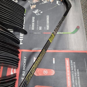 Bauer Hyperlite P28 curve 50 flex right hand curve | SidelineSwap