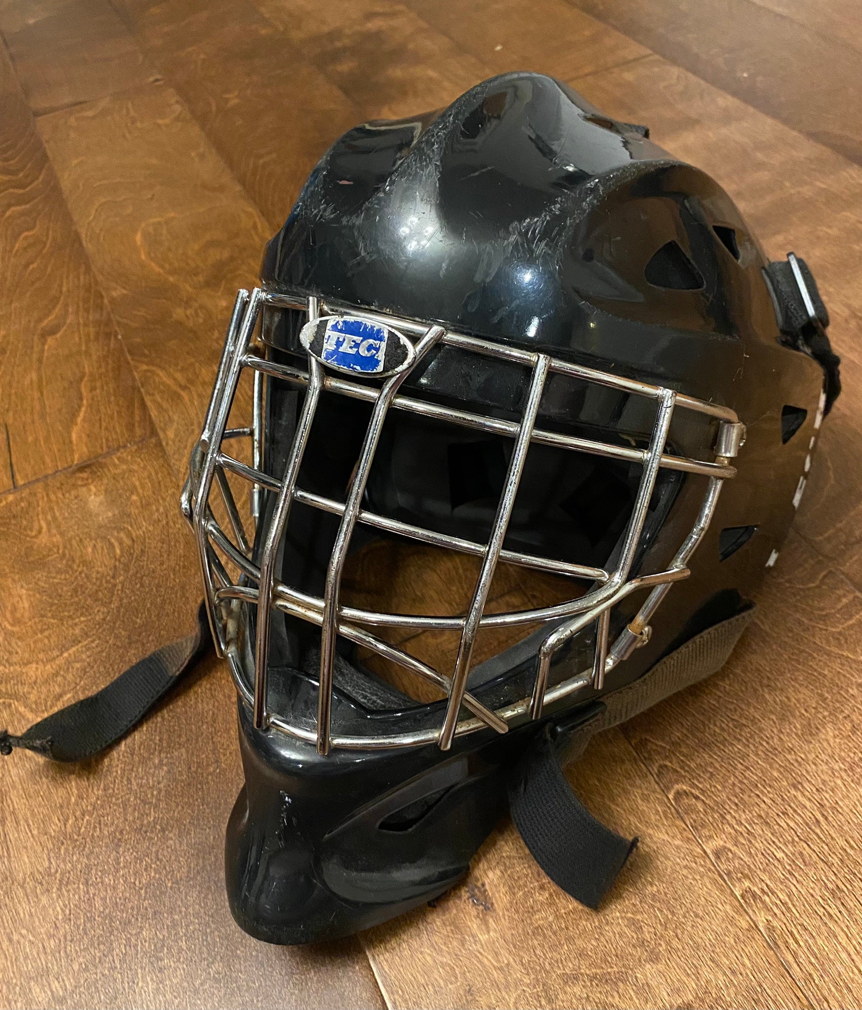 Used Itech Junior Profile 1200 Goalie Mask | SidelineSwap