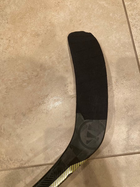 Intermediate Right Handed W03 Alpha LX Pro Hockey Stick | SidelineSwap ...