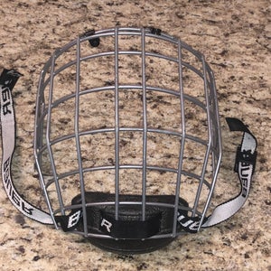 RARE Bauer RBE VIII Oreo Hockey Cage Medium | SidelineSwap