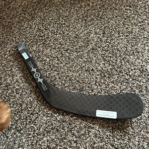 Warrior HD1S W02 Lidstrom Curve Sr Left Stick Blade - New | SidelineSwap