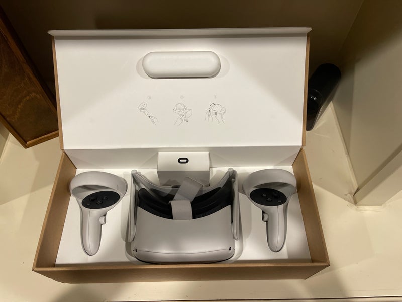 used 256gb Oculus quest 2 | SidelineSwap | Buy and Sell on SidelineSwap