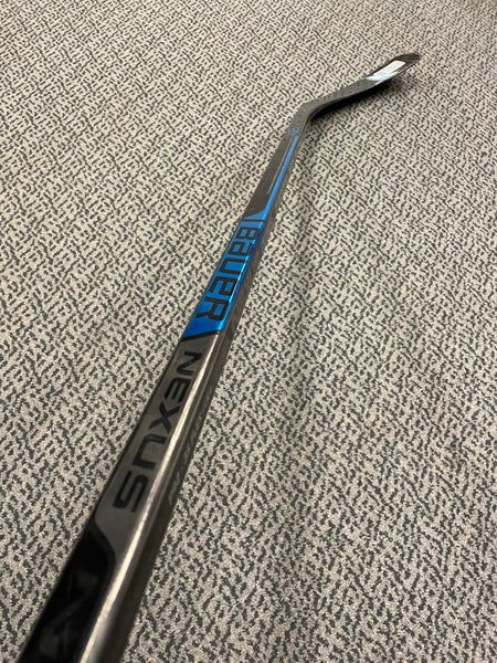 Bauer 2N Pro P92 curve 35 flex right hand stick | SidelineSwap | Buy ...