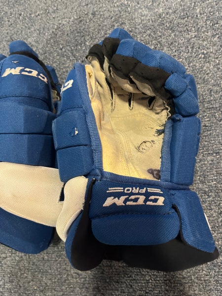 Game Used Blue CCM HGTKPP Pro Stock Gloves Colorado Avalanche #93 13 ...