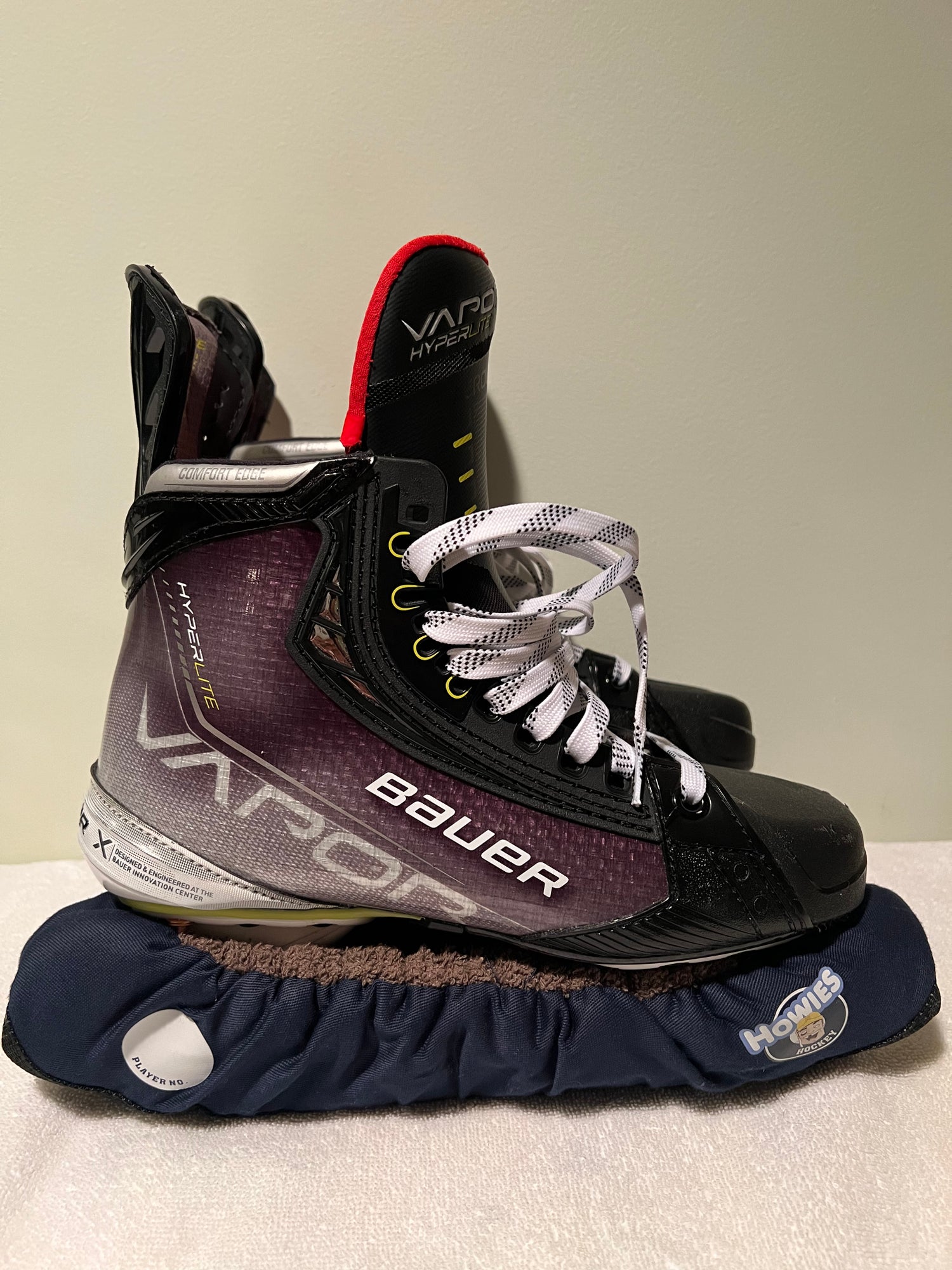 Bauer Vapor Hyperlite Skates 5 Fit 2 | SidelineSwap