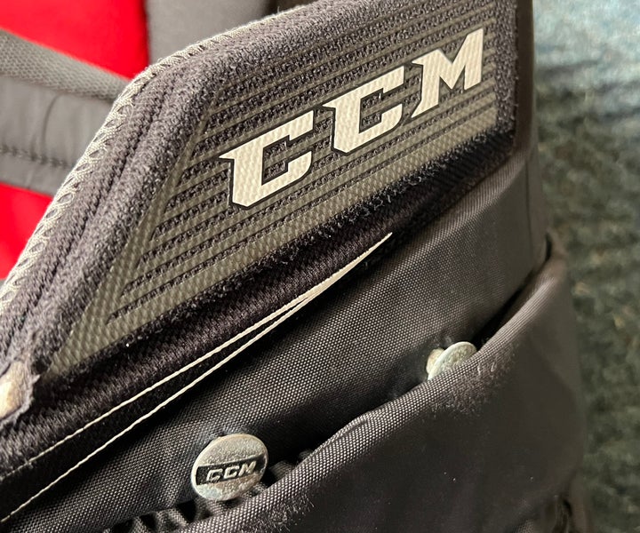 CCM EXTREME FLEX SHIELD E2.9 GOALIE PANTS - INT | SidelineSwap | Buy ...