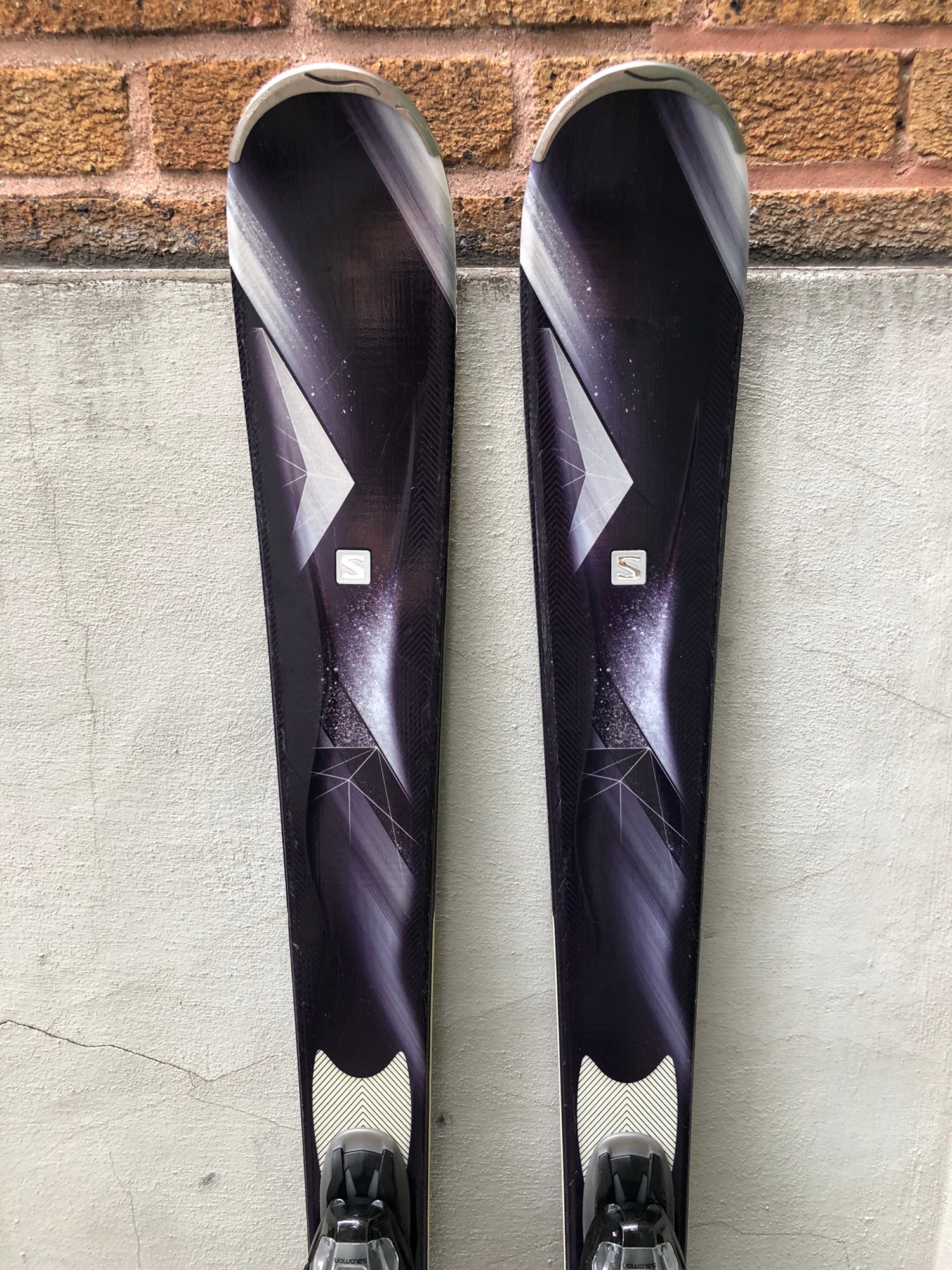 Salomon Circa 154cm with Adjustable Salomon Bindings SidelineSwap Buy and Sell on SidelineSwap