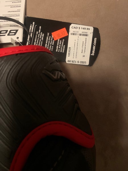 Sherwood Rekker M90 Junior Small Shoulder Pads and Bauer Vapor 1XLite ...