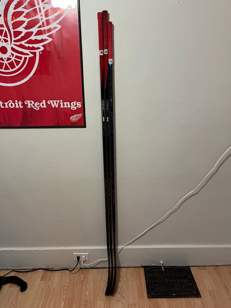 (2 Pack) Pro Stock True Catalyst 9X Hockey Stick Detroit Red Wings Adam ...