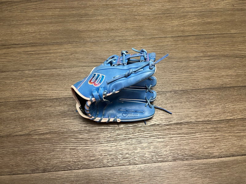 Wilson A2000 Autism Speaks 1786 11.5” I Web | SidelineSwap | Buy and ...