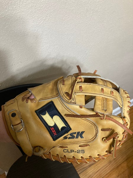 Re-laced/reconditioned SSK Softball Catcher’s Mitt-33’ RHT ...