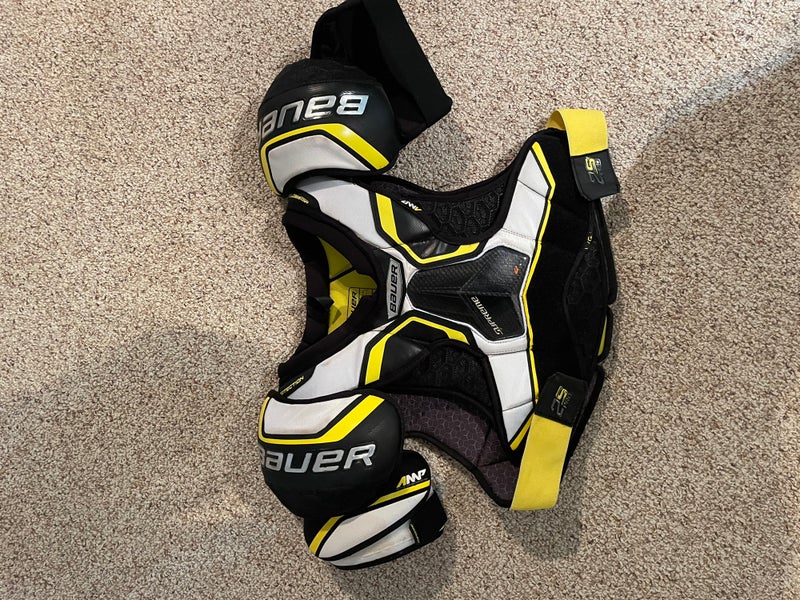 Senior Large Bauer Supreme 2S Pro Shoulder Pads | SidelineSwap | Buy ...