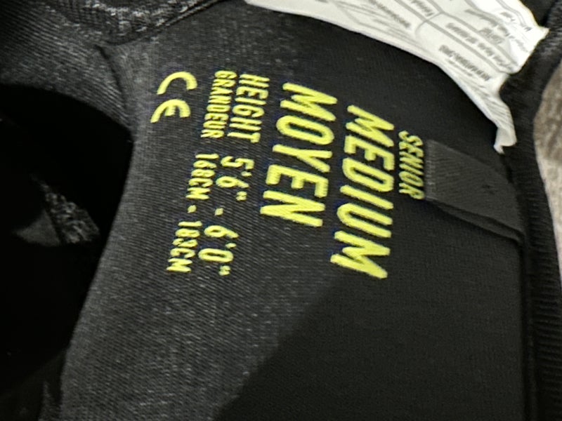 New Senior Medium Warrior Alpha QX5 Elbow Pads | SidelineSwap | Buy and ...