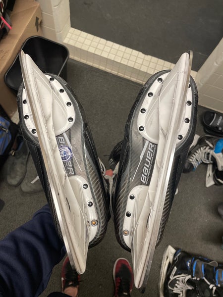 Used Bauer Regular Width Size 8 Supreme matrix Hockey Skates ...