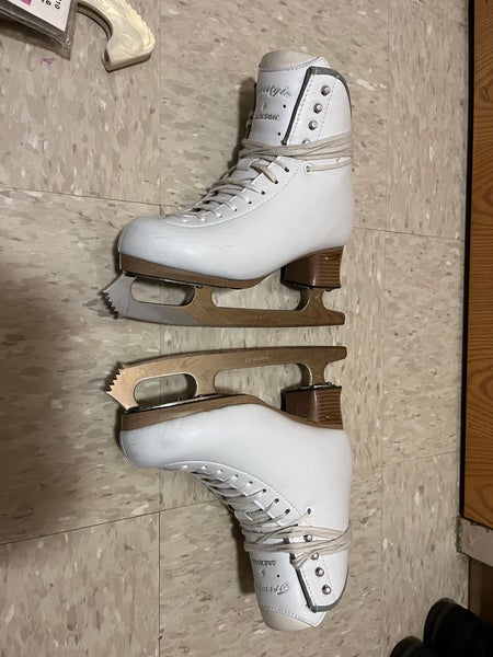 Used Jackson Ultima Freestyle Size 7 Figure Skates Sidelineswap Buy