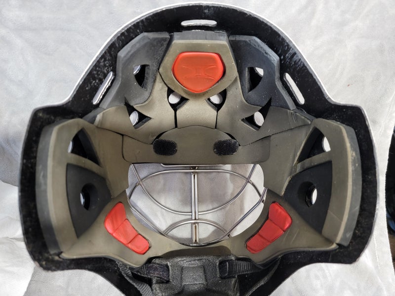 Itech NV7 Pro Fit 3 Goalie Mask | SidelineSwap | Buy and Sell on ...
