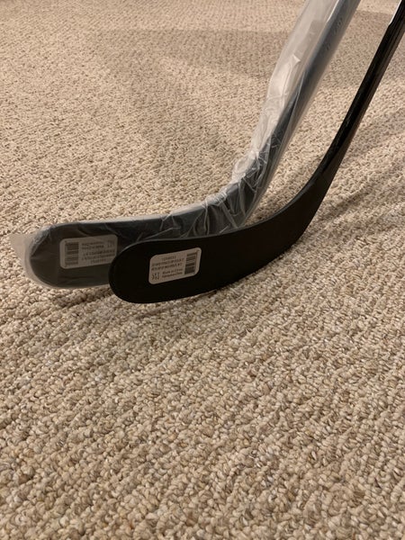 2 New Bauer Vapor Hyperlite Hockey Stick 77 Flex P92 Curve ...