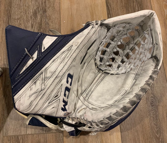 CCM 33” +1 Extreme Flex (EFlex) 4 Pro Stock Full Set | SidelineSwap | Buy and Sell on SidelineSwap