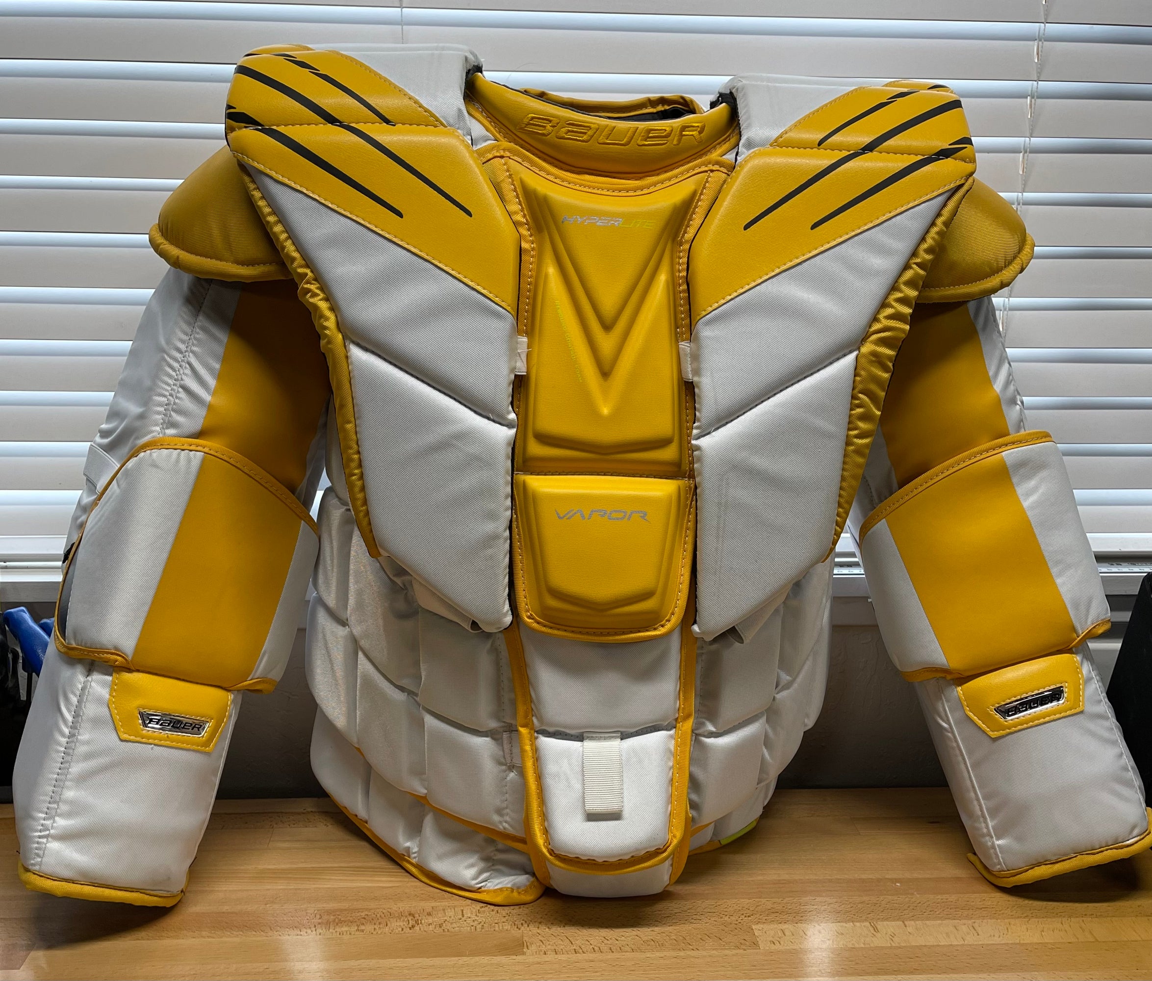 New Custom XL Bauer Hyperlite/Ultrasonic Goalie Chest And Arm Protector ...