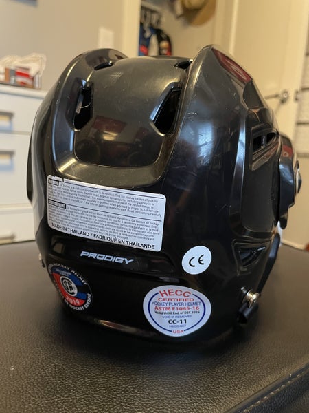 Used Youth Bauer Prodigy Helmet | SidelineSwap | Buy and Sell on ...