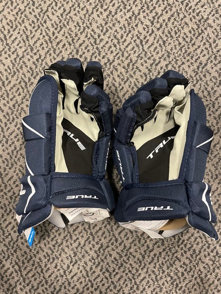 TRUE Catalyst 5X Navy 14” gloves | SidelineSwap | Buy and Sell on ...