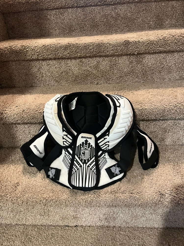 Used STX Stallion 200+ Youth Shoulder Pads | SidelineSwap