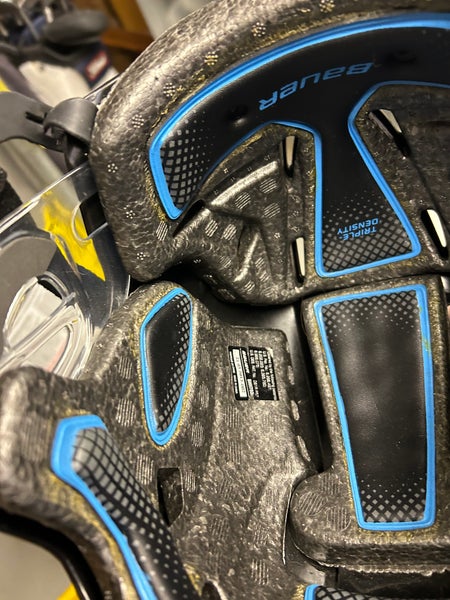 Bauer 7500 Helmet | SidelineSwap | Buy and Sell on SidelineSwap