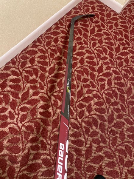 New Left Hand P92 Pro Stock Vapor Hyperlite Hockey Stick | SidelineSwap ...