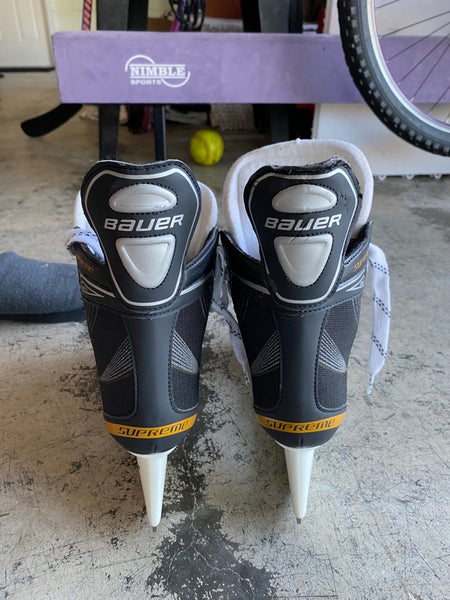 New Bauer Regular Width Size 4 Supreme One20 Hockey Skates ...