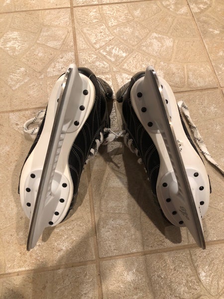 Used Junior Bauer Pantera Hockey Skates D&R (Regular) 4.0 ...