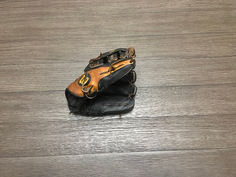 Wilson A2K G4 11.5” Mod Post Web | SidelineSwap | Buy and Sell on ...