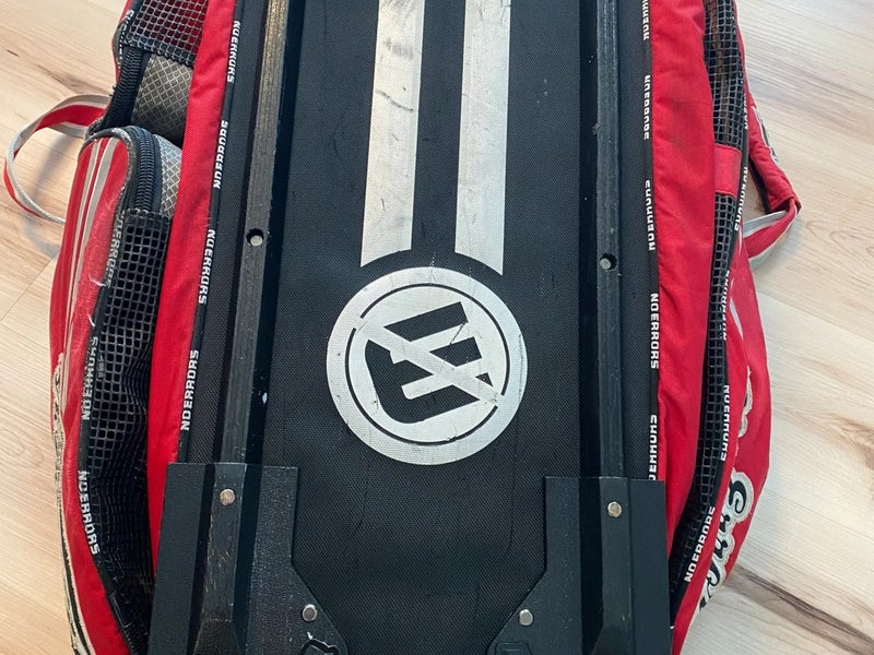 2021 NO ERRORS NO E2 Catchers Bag with FatBoy Wheels. Good condition! Only 2 seasons ...
