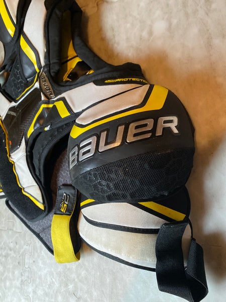 Senior Large Bauer Supreme 2S Pro Shoulder Pads | SidelineSwap | Buy ...